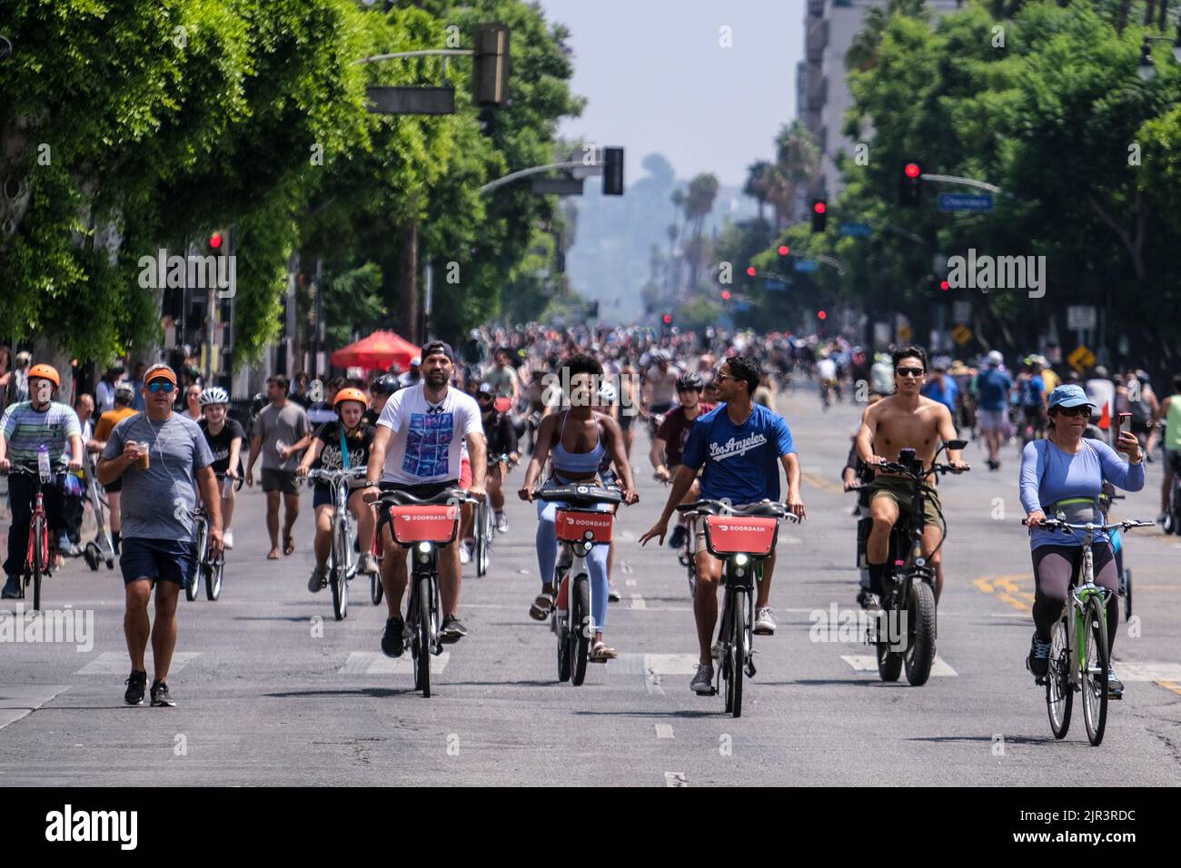 Los Angeles, California, USA. 21st Aug, 2022. People take to the ...