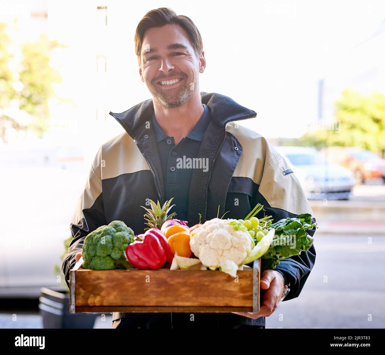 Courier with food hi-res stock photography and images - Alamy