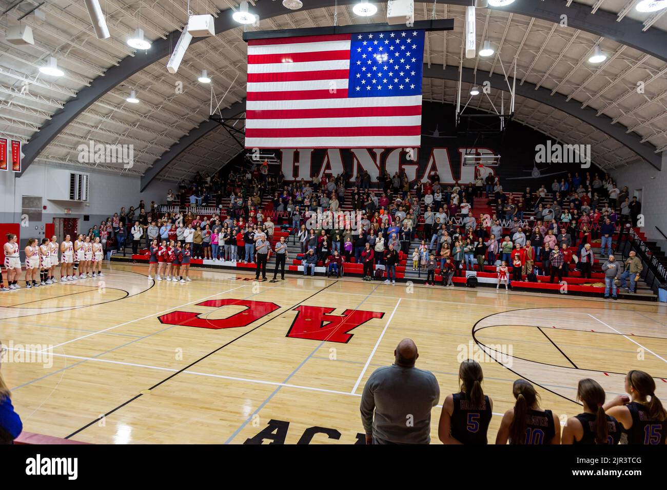 National anthem stadium crowd hi-res stock photography and images - Alamy