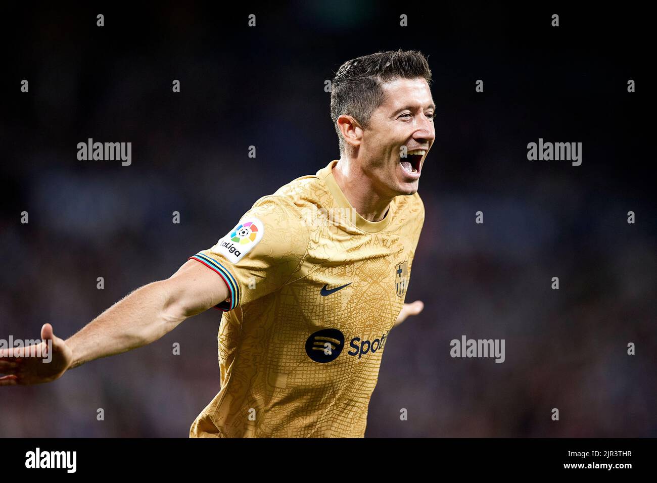 Lewandowski barcelona scoring hi-res stock photography and images - Alamy