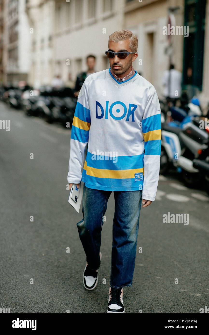 Street style, Abdulla al Abdulla arriving at Dior Spring-Summer 2023 ...