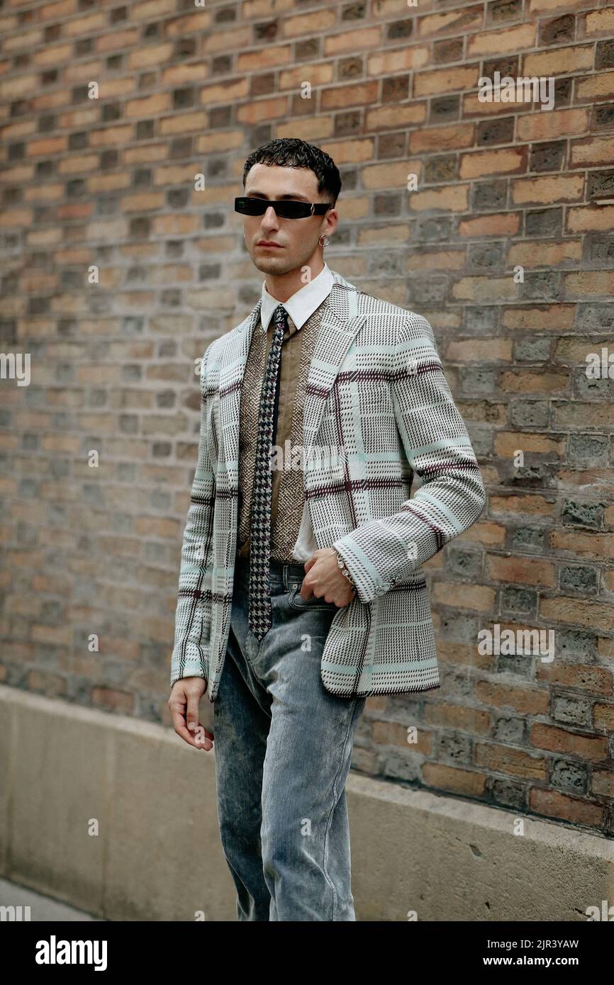 Street style, Alexander Roth arriving at Dior Spring-Summer 2023 ...
