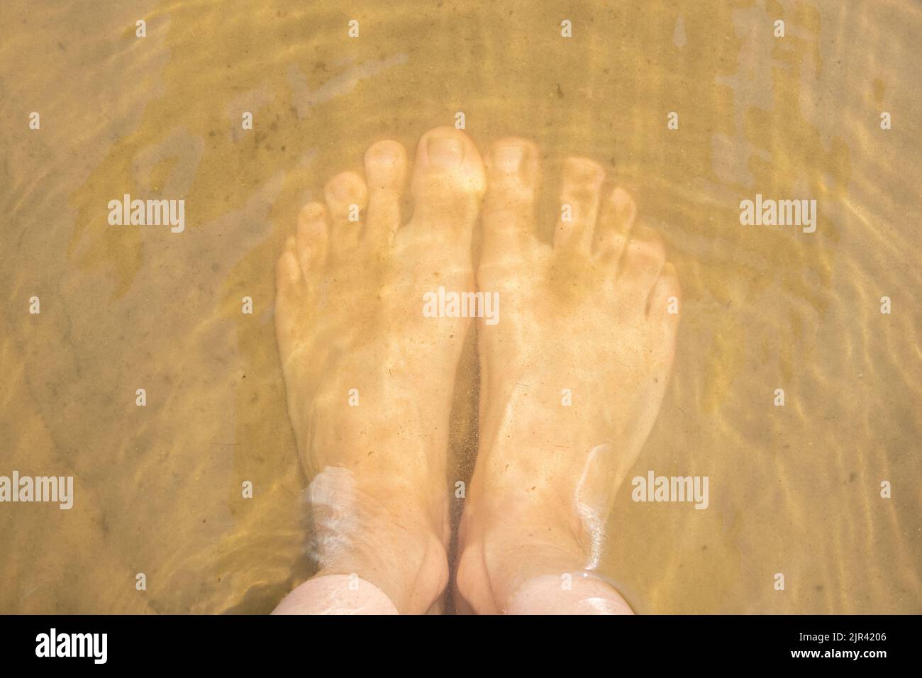 Female toes beach hi-res stock photography and images - Alamy