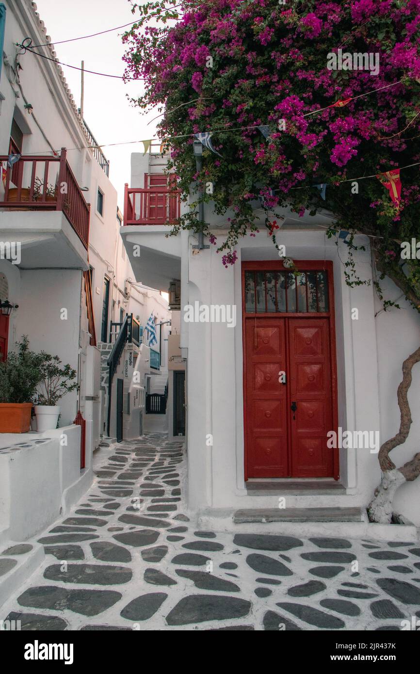 The beautiful houses and streets in the village of Lefkes in Paros ...