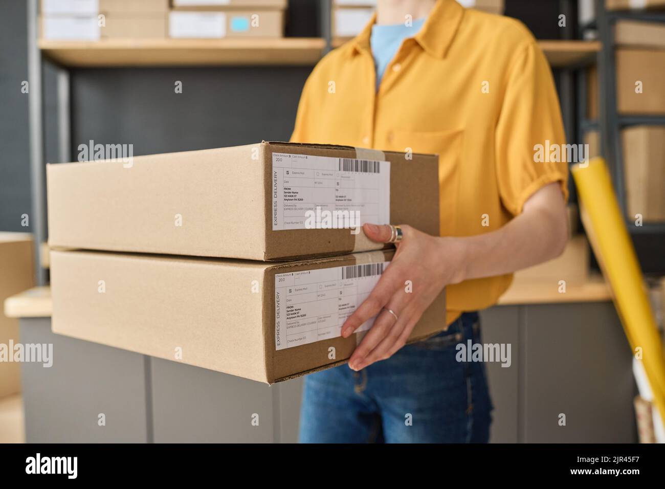 Carrying boxes in warehouse hi-res stock photography and images - Alamy