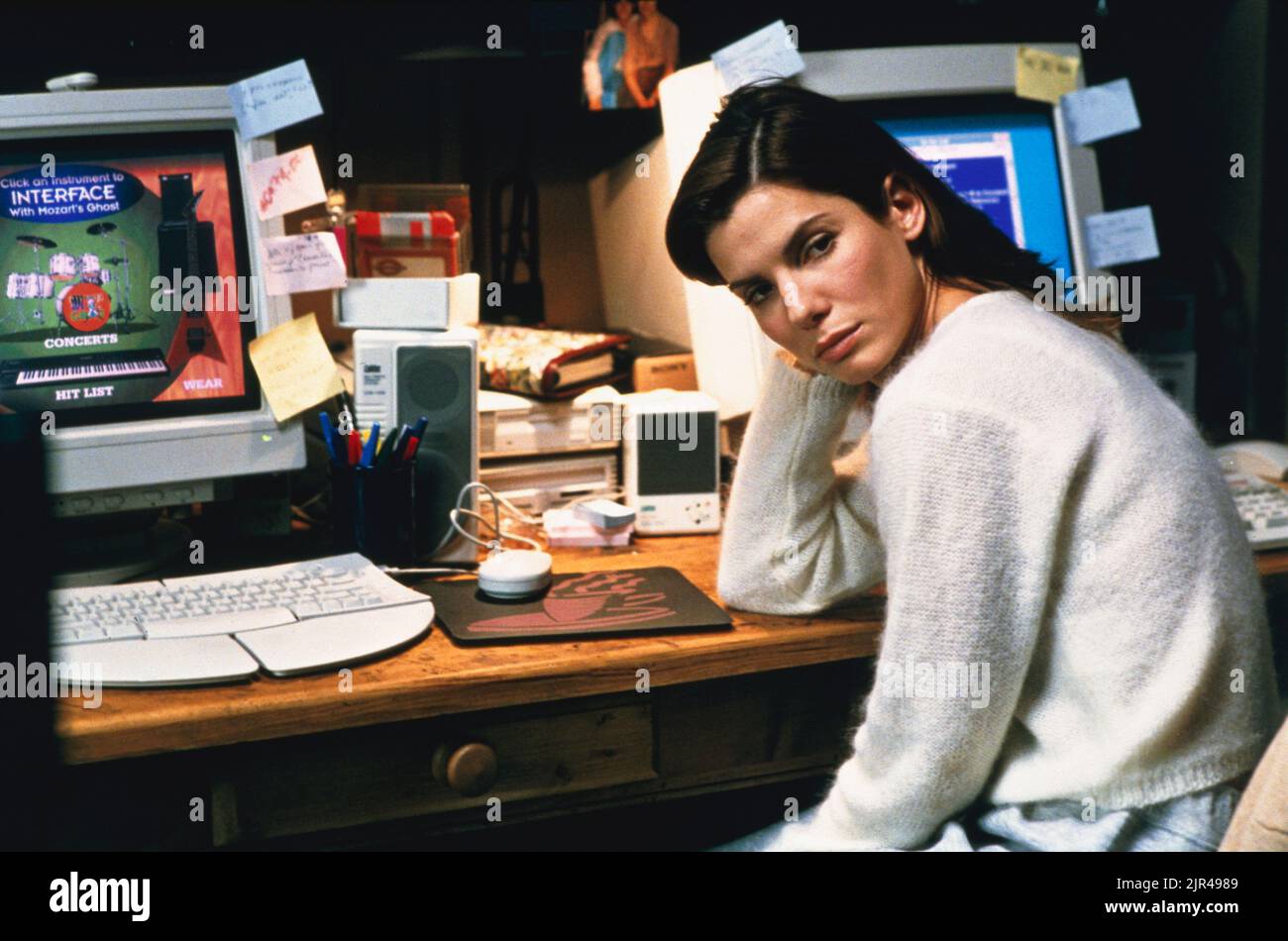 SANDRA BULLOCK in THE NET (1995), directed by IRWIN WINKLER. Credit ...