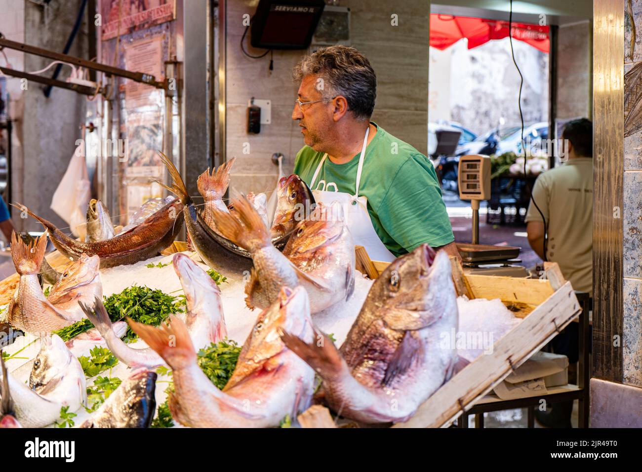 Malé fish market hi-res stock photography and images - Alamy