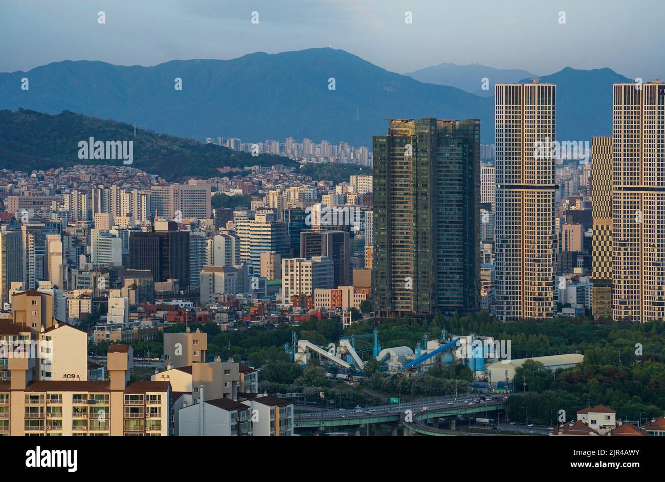 Seouls modern buildings hi-res stock photography and images - Alamy