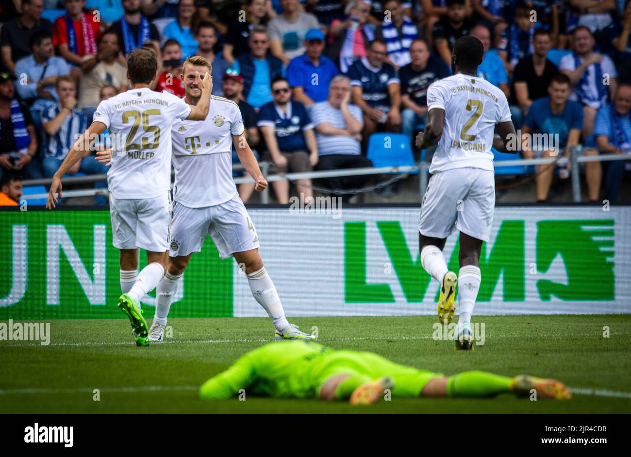 Thomas Mueller (Muenchen), Matthijs de Ligt (Muenchen), Dayot Upamecano ...