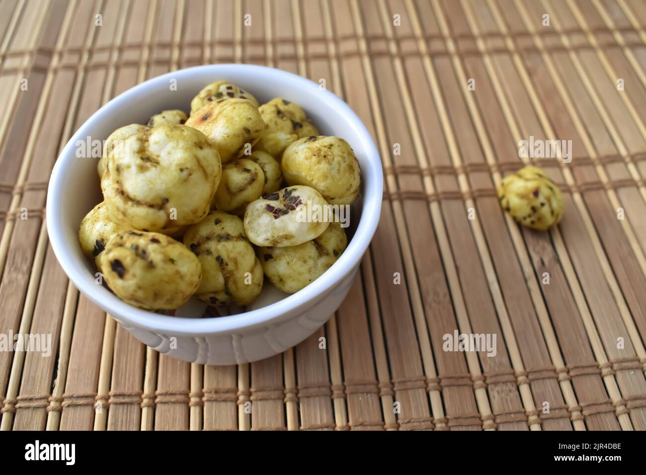 Makhana hi-res stock photography and images - Alamy