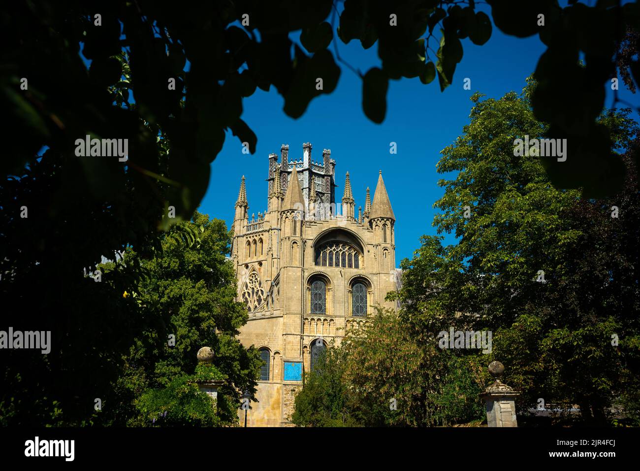Englidh cathedral hi-res stock photography and images - Alamy