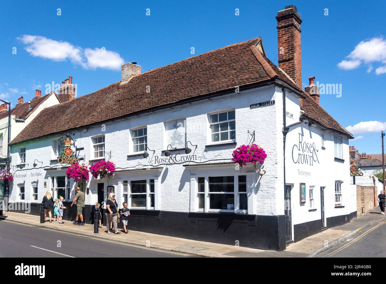 Wetherspoons Rose & Crown Pub, High Street, Maldon, Essex, England ...