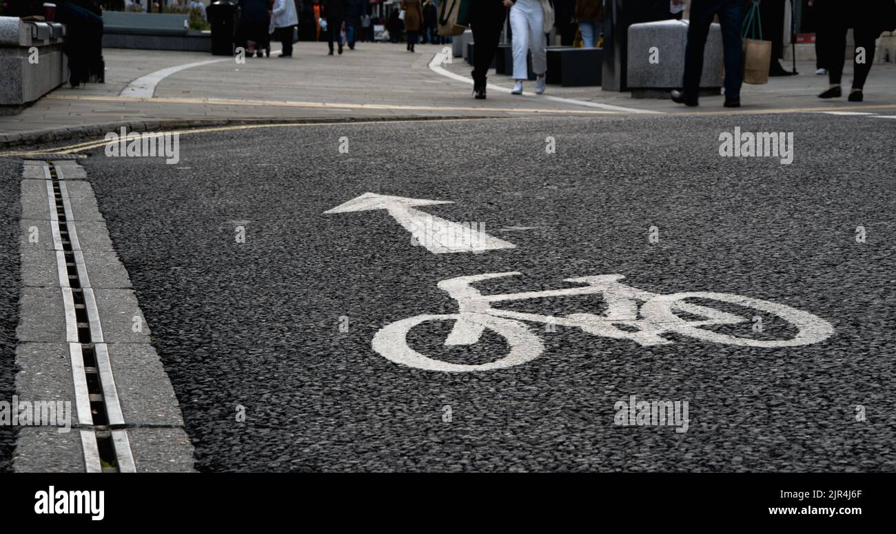 Bike symbol depicting cycle lanes Stock Photo - Alamy