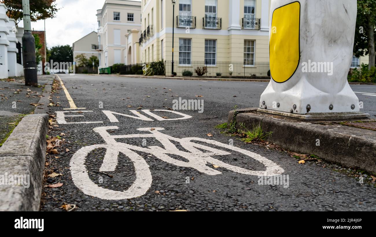 Encourage sustainable transport hi-res stock photography and images - Alamy