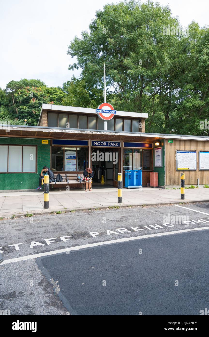 Main entrance, on the northbound side of Moor Park underground station ...