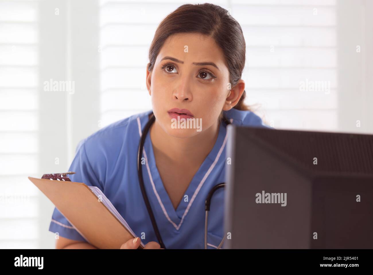 Frontline worker technology hi-res stock photography and images - Alamy