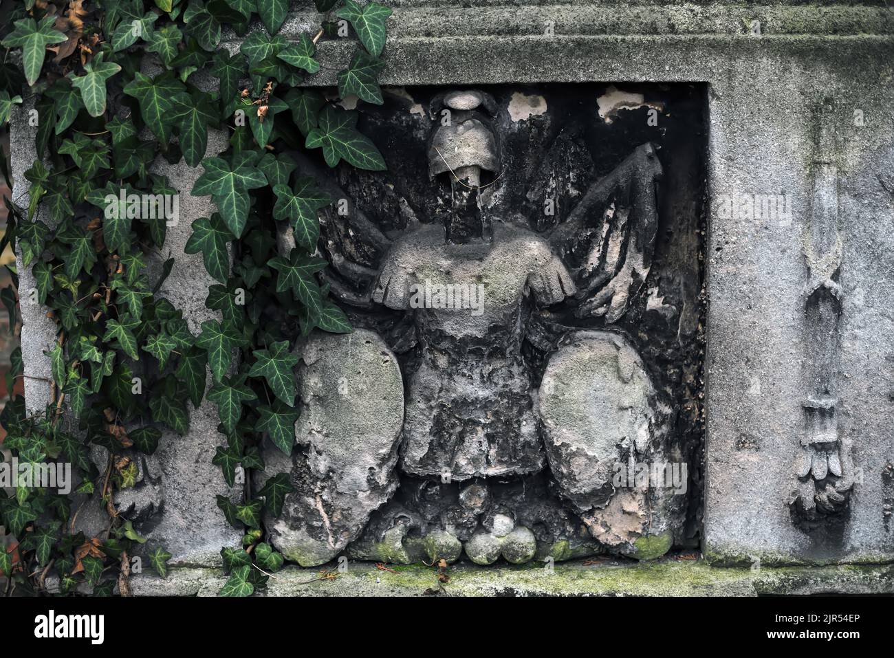 Famous gothic funerary monument hi-res stock photography and images - Alamy