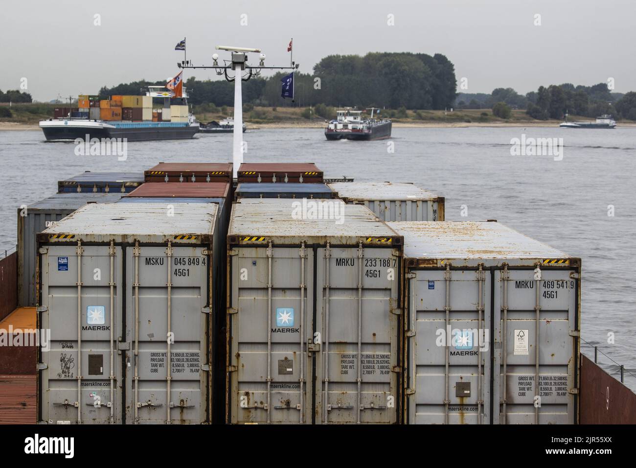 2022-08-22 09:26:11 LOBITH - Shipping on its way to Germany seen from ...