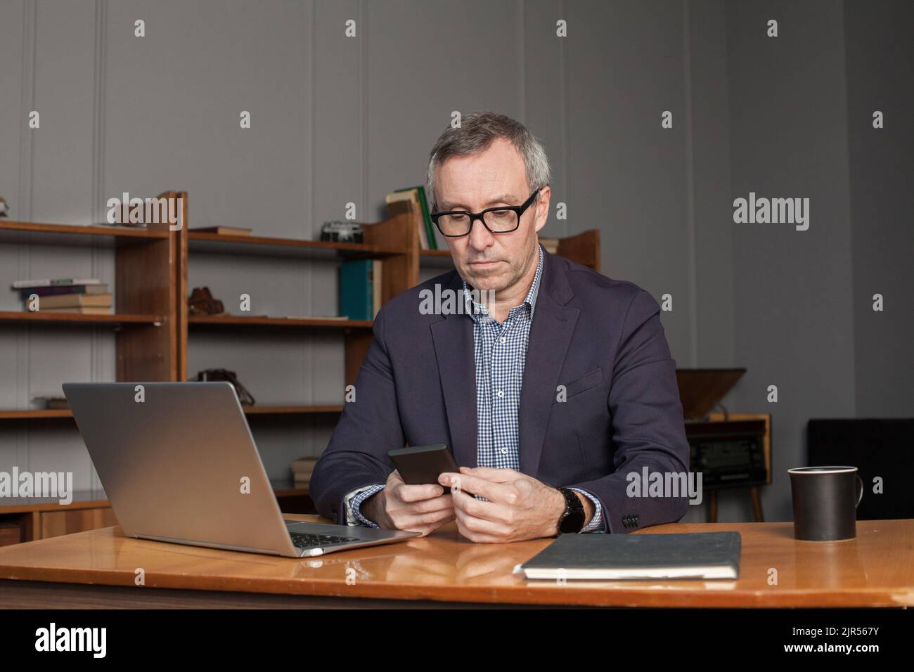 Checking news hi-res stock photography and images - Alamy