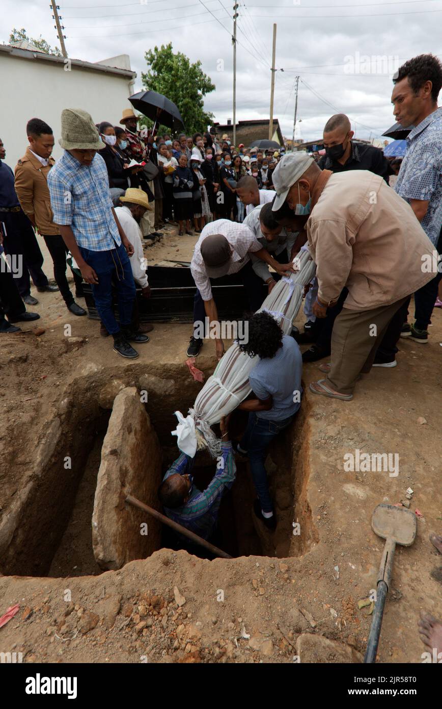 Merina burial hi-res stock photography and images - Alamy