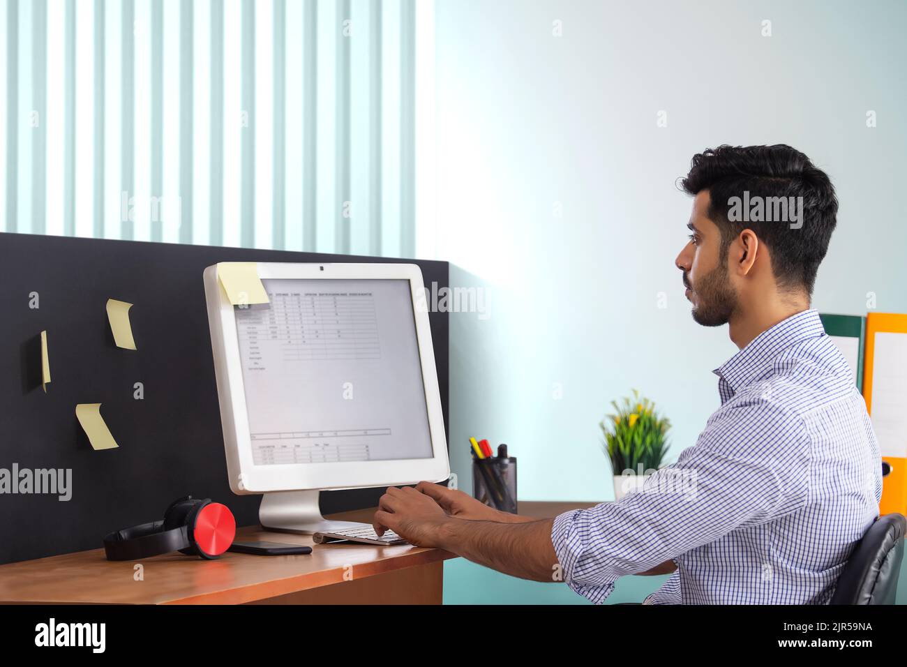 Corporate employee hi-res stock photography and images - Alamy