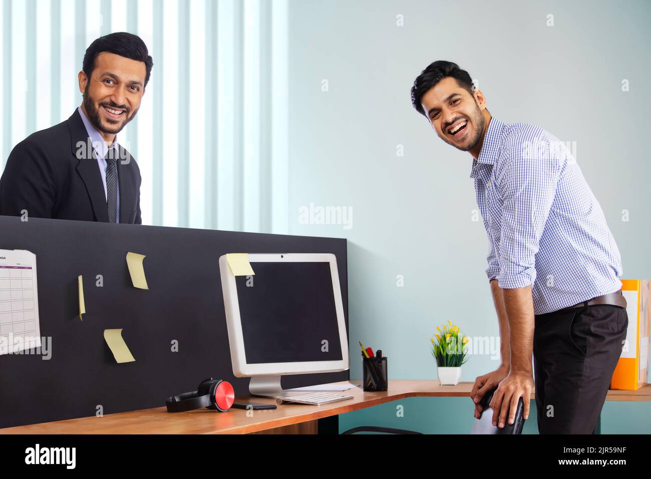 Corporate employees hi-res stock photography and images - Alamy