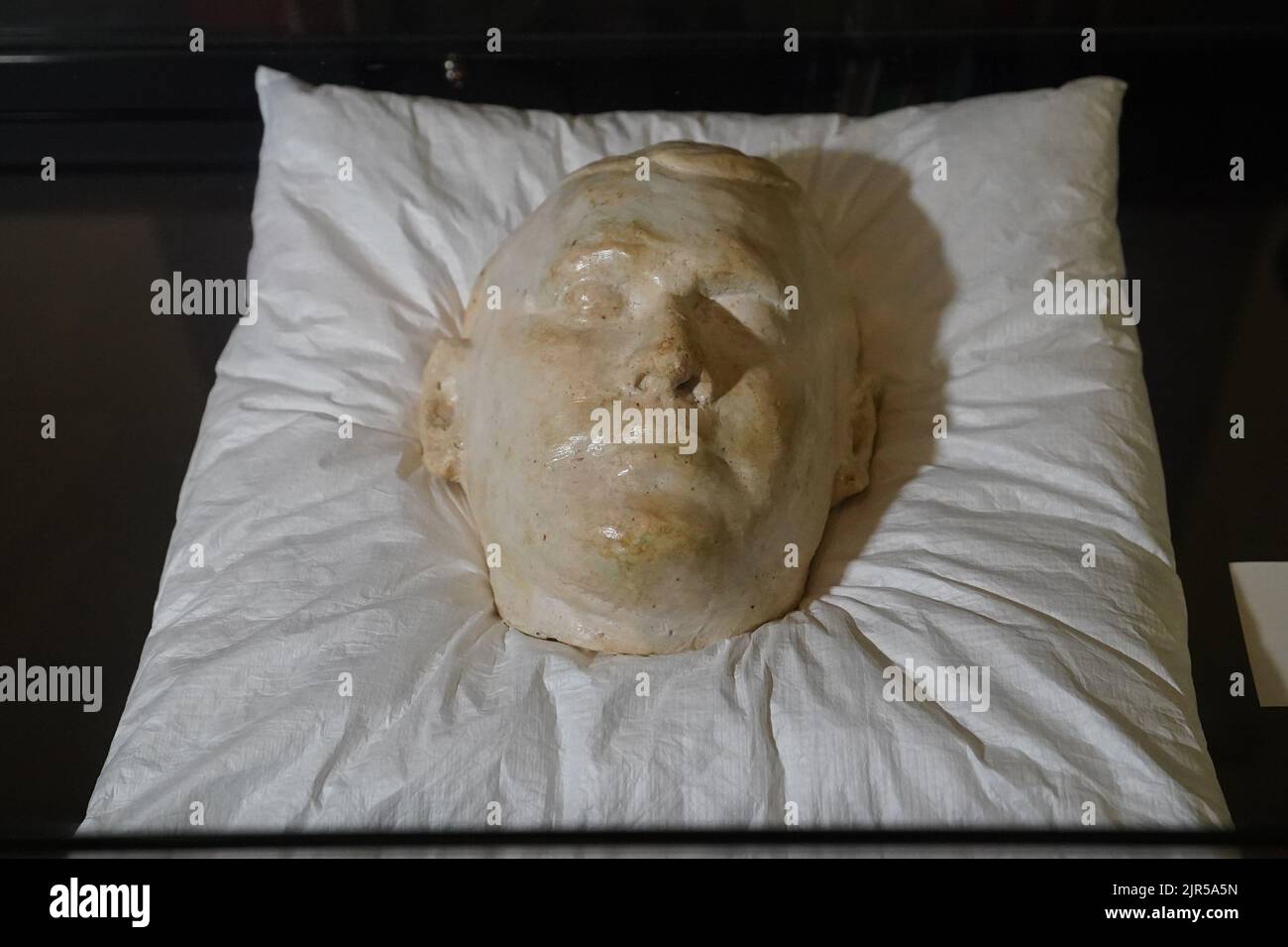 The death mask of Michael Collins during services to commemorate the ...