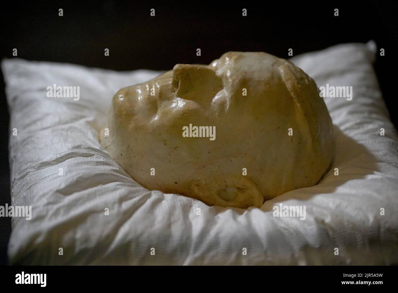 The death mask of Michael Collins during services to commemorate the ...