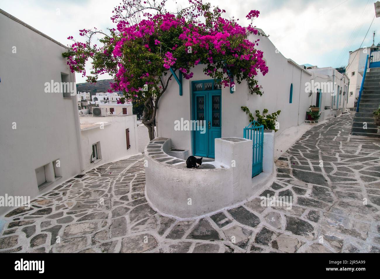 The beautiful houses and streets in the village of Lefkes in Paros ...