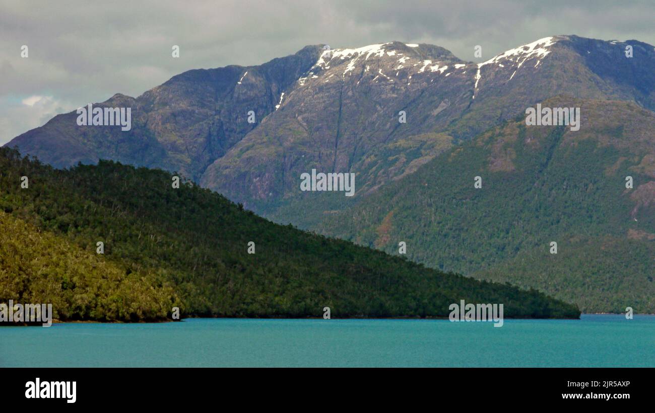 Canales patagonicos hi-res stock photography and images - Alamy