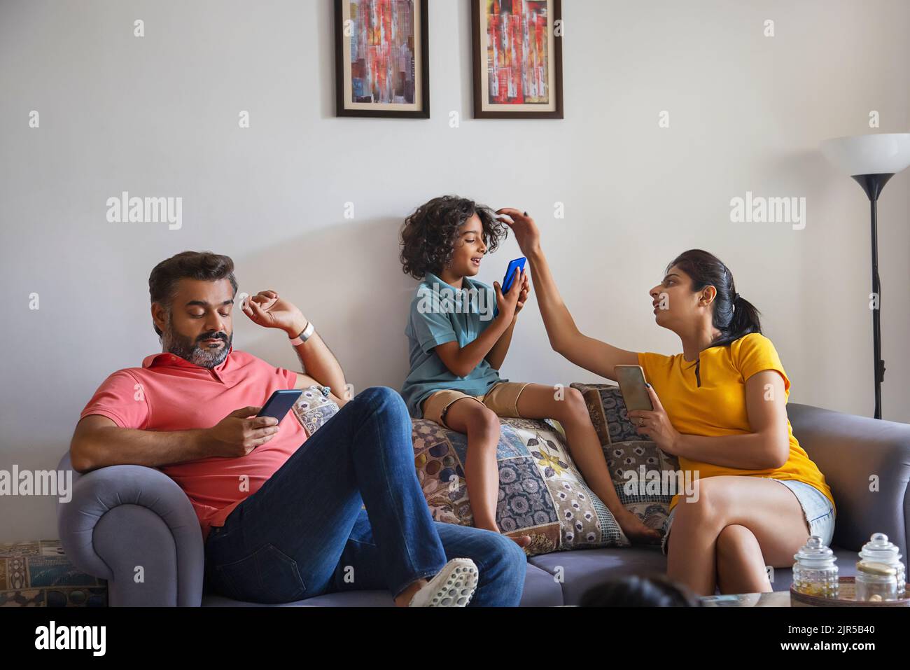 Nuclear family hi-res stock photography and images - Alamy
