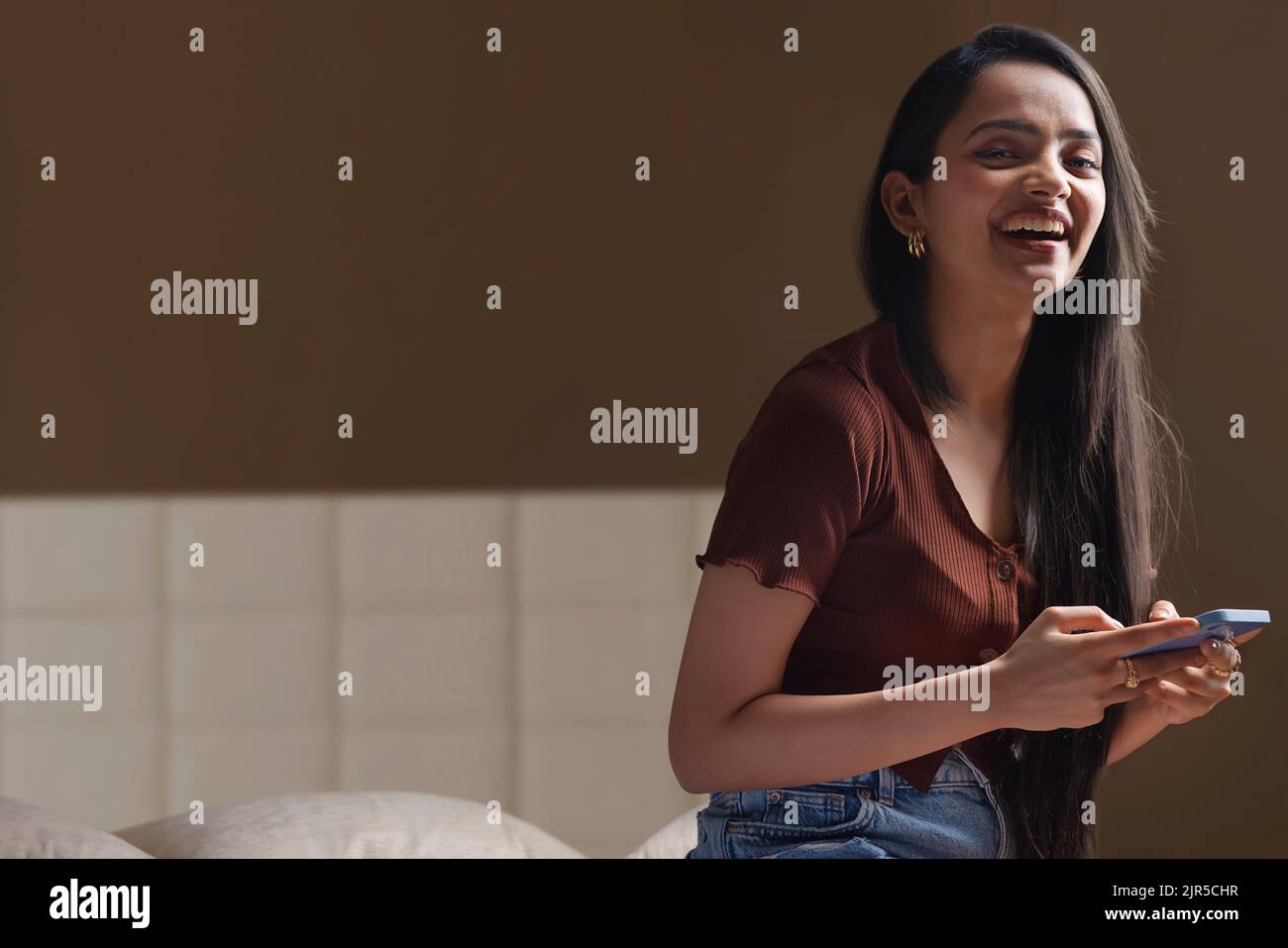 Beautiful indian woman using smartphone hi-res stock photography and ...
