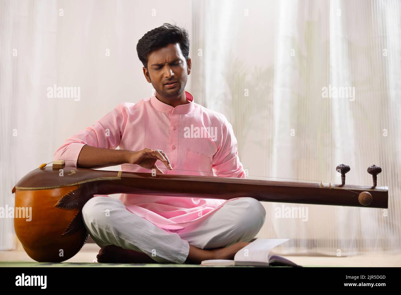 Indian classical singer hi-res stock photography and images - Alamy