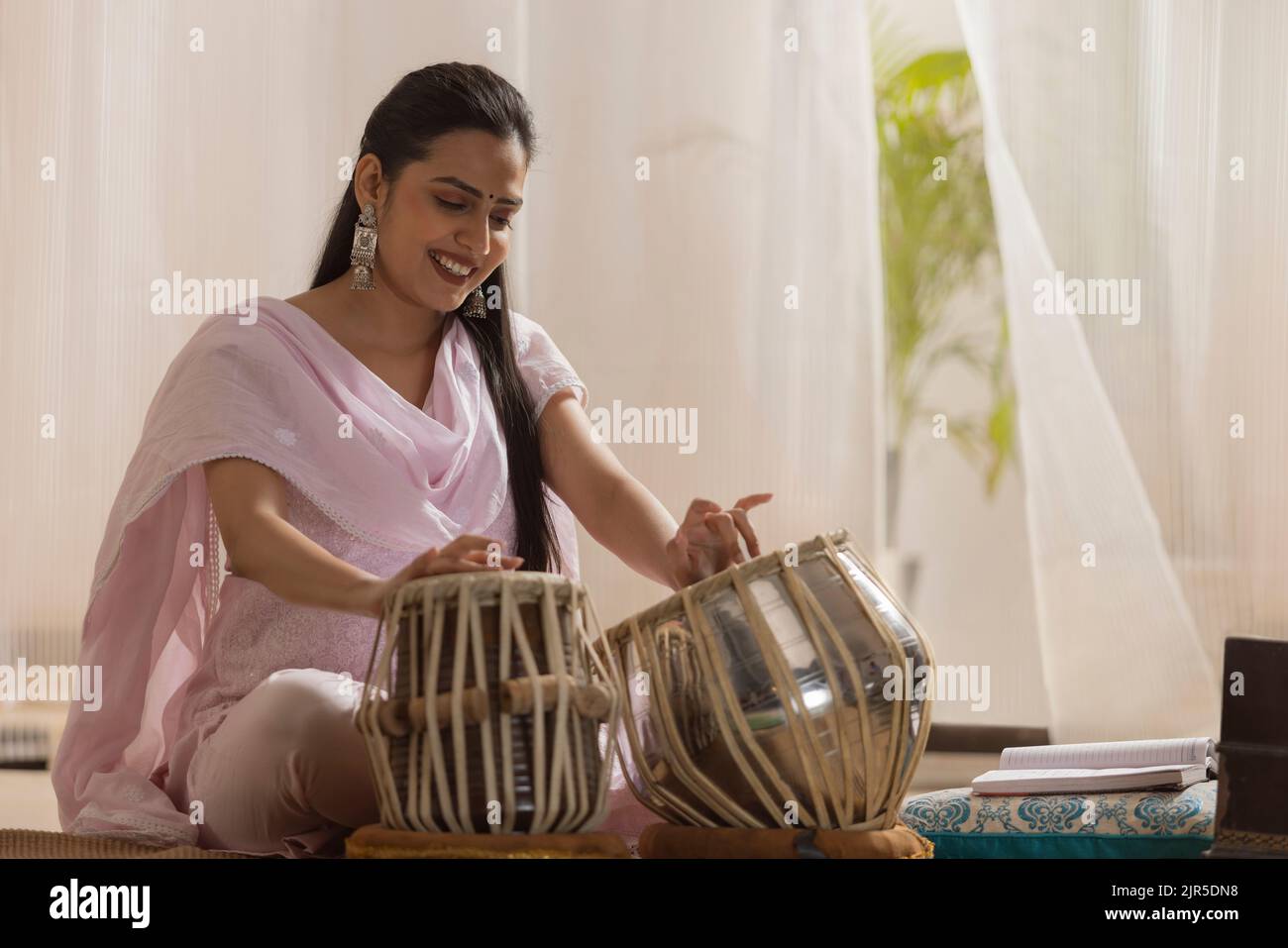 Tabla 30 hi-res stock photography and images - Alamy