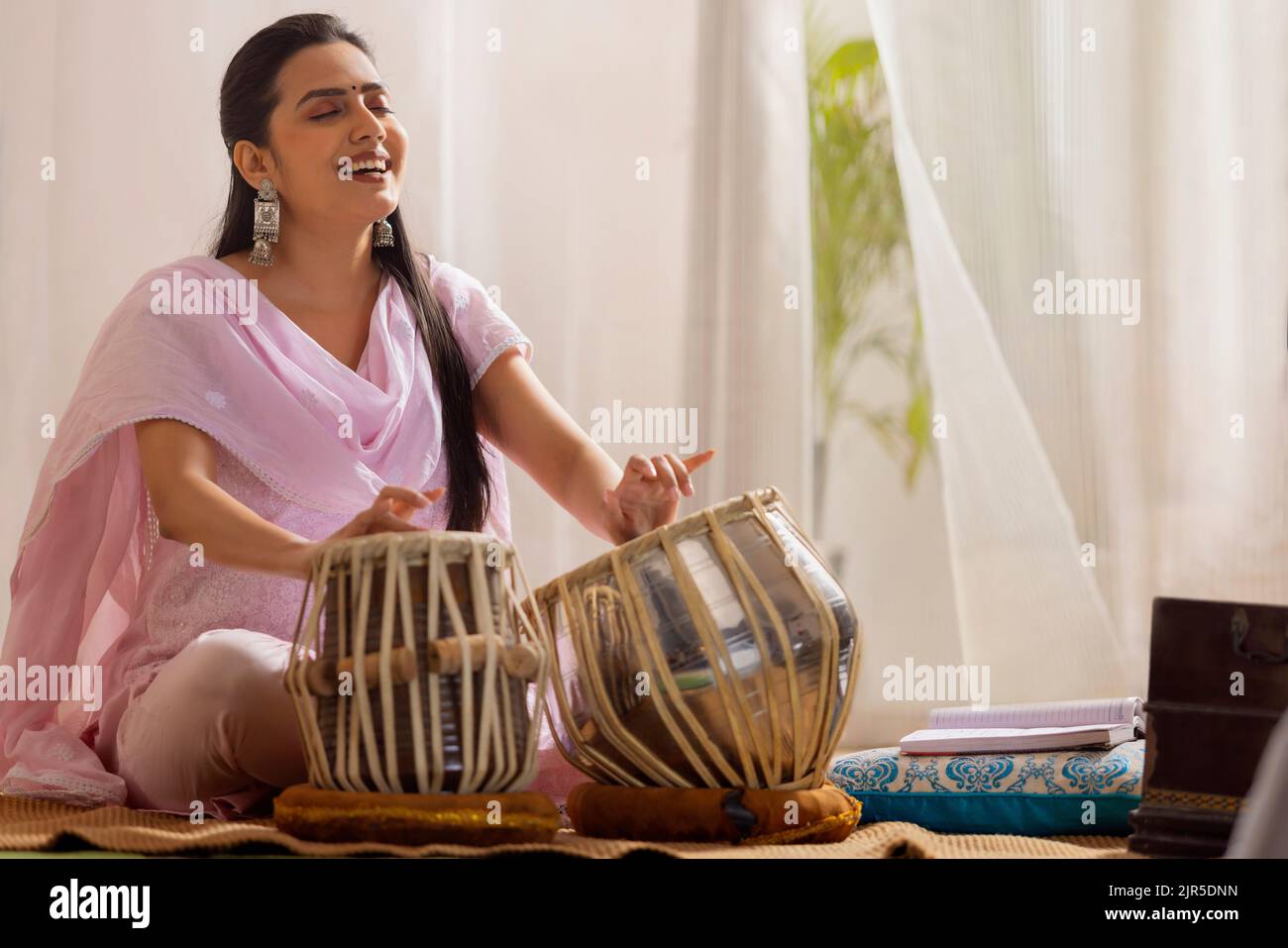 Tabla 30 hi-res stock photography and images - Alamy