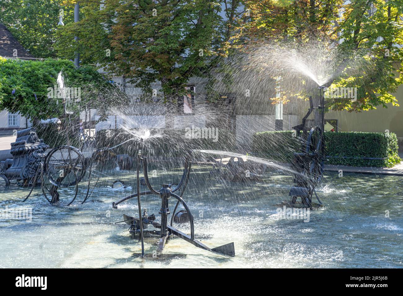 Der Fasnachts-Brunnen oder Tinguely-Brunnen auf dem Theaterplatz in ...