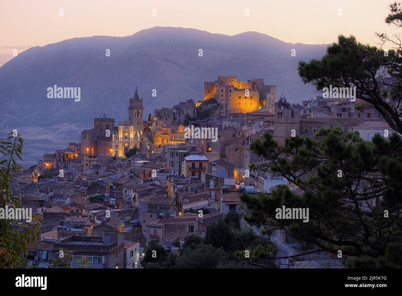 Caccamo sicily hi-res stock photography and images - Alamy