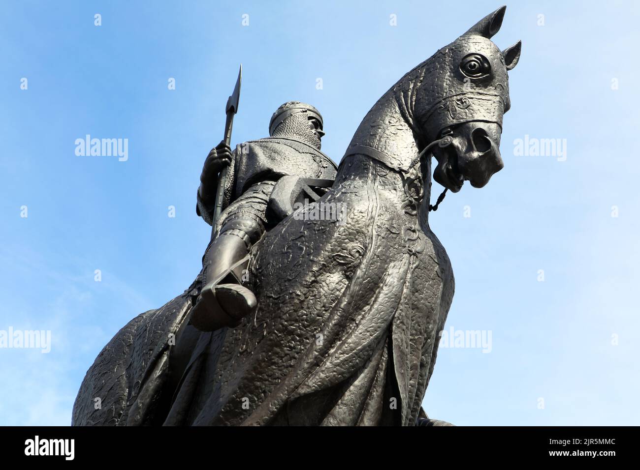 Robert The Bruce bronze statue at Bannockburn, Stirling Stock Photo - Alamy