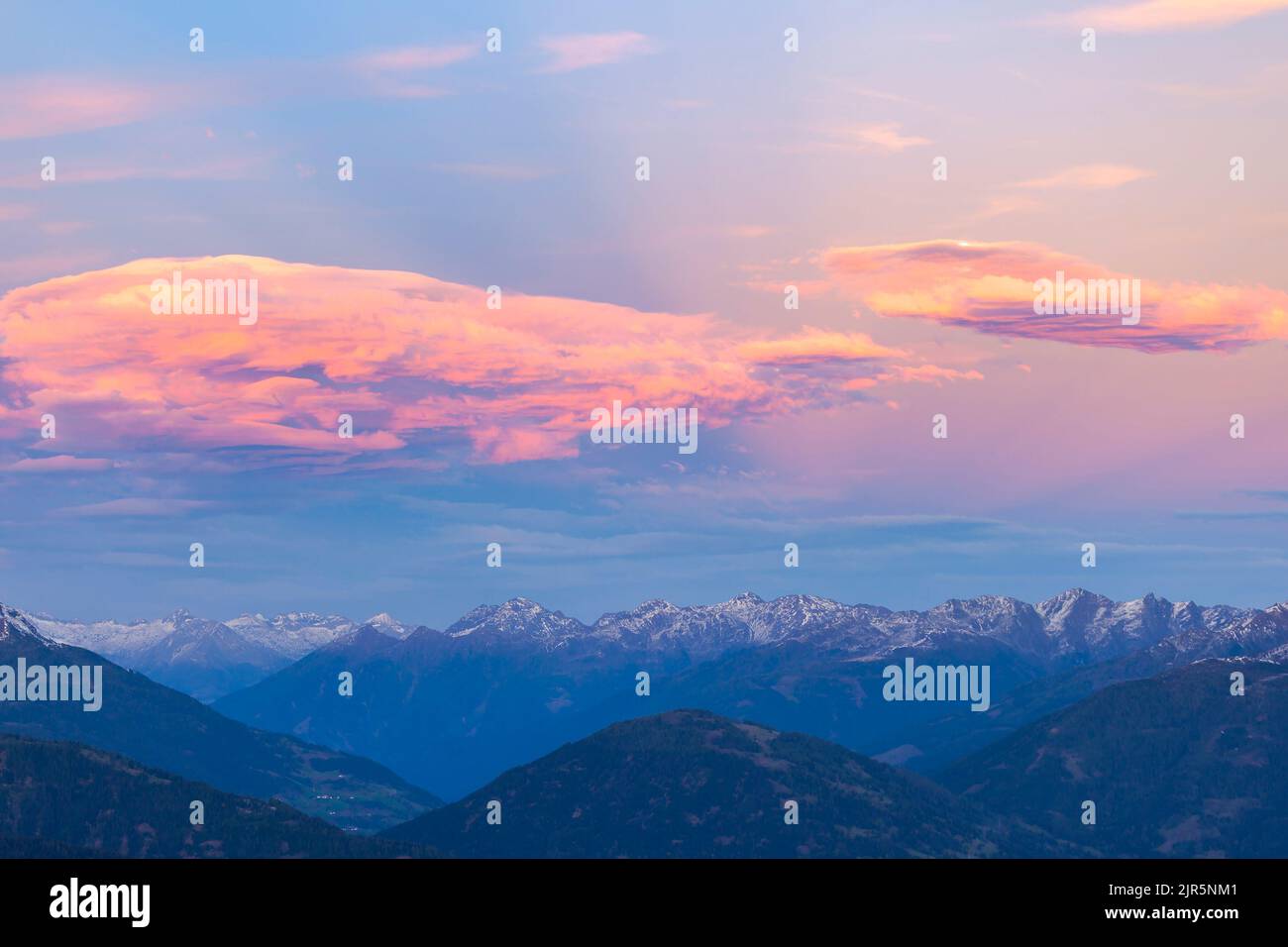 Golden alpenglow hi-res stock photography and images - Alamy