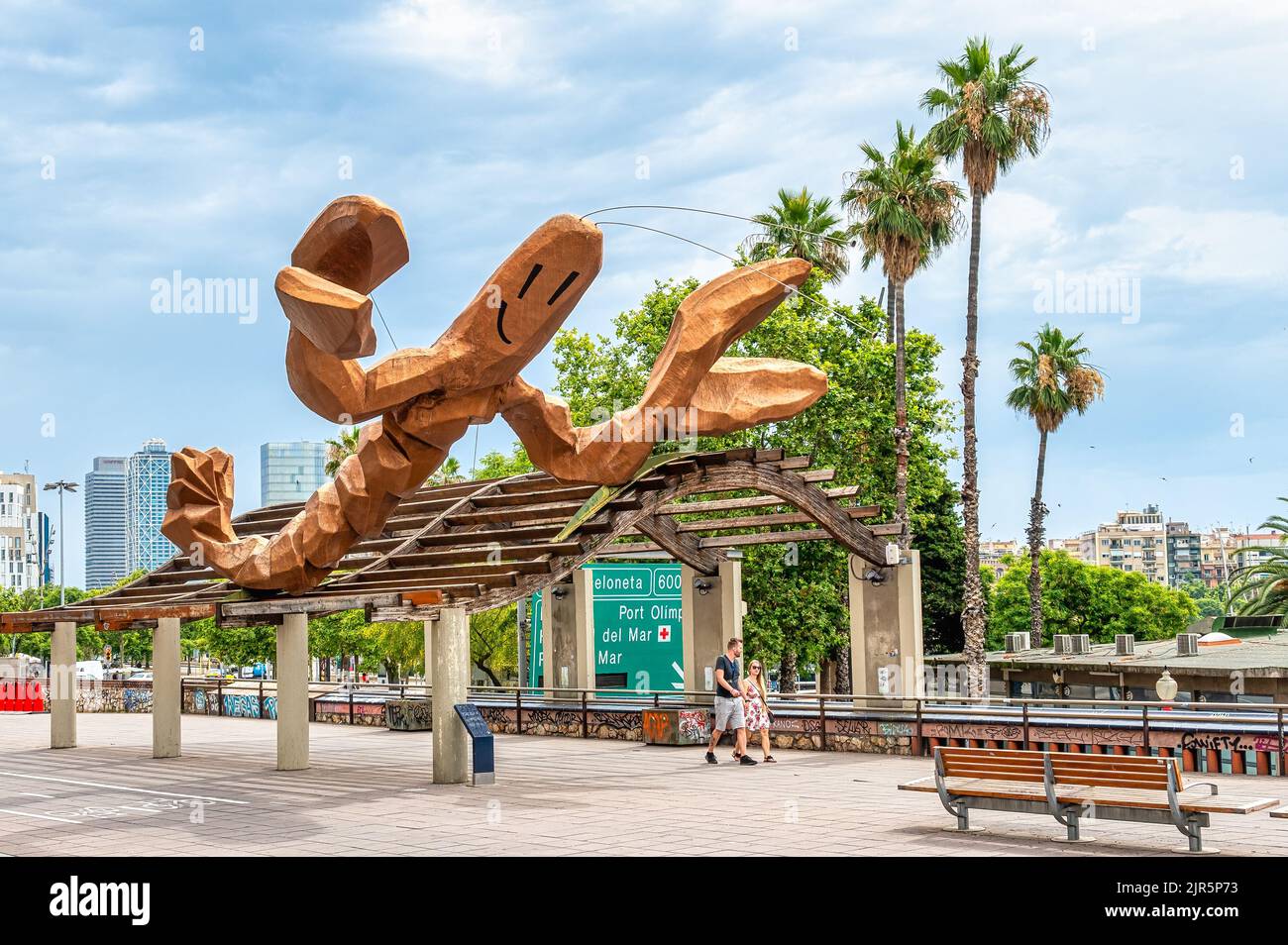 La Gamba sculpture in BarcelonaSculpture Gambrinus by Javier Mariscal ...