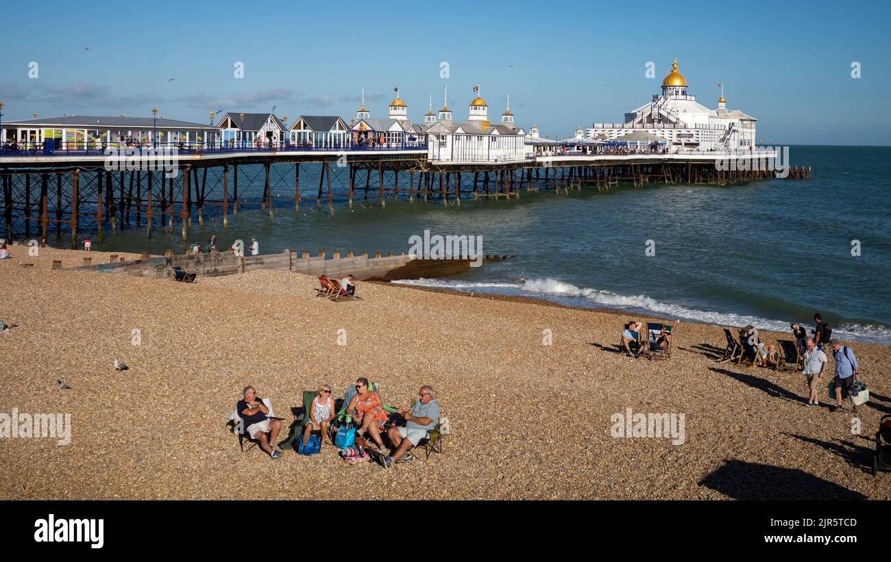 Seated sun hi-res stock photography and images - Alamy
