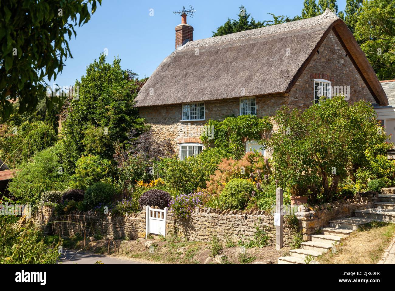 A beautiful thatched house with a cottage garden in Abbotsbury Dorset ...