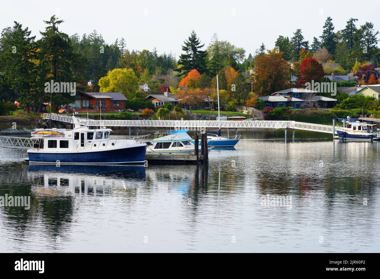 FRIDAY HARBOR, WA -1 OCT 2021- View of boats in the port of Friday ...