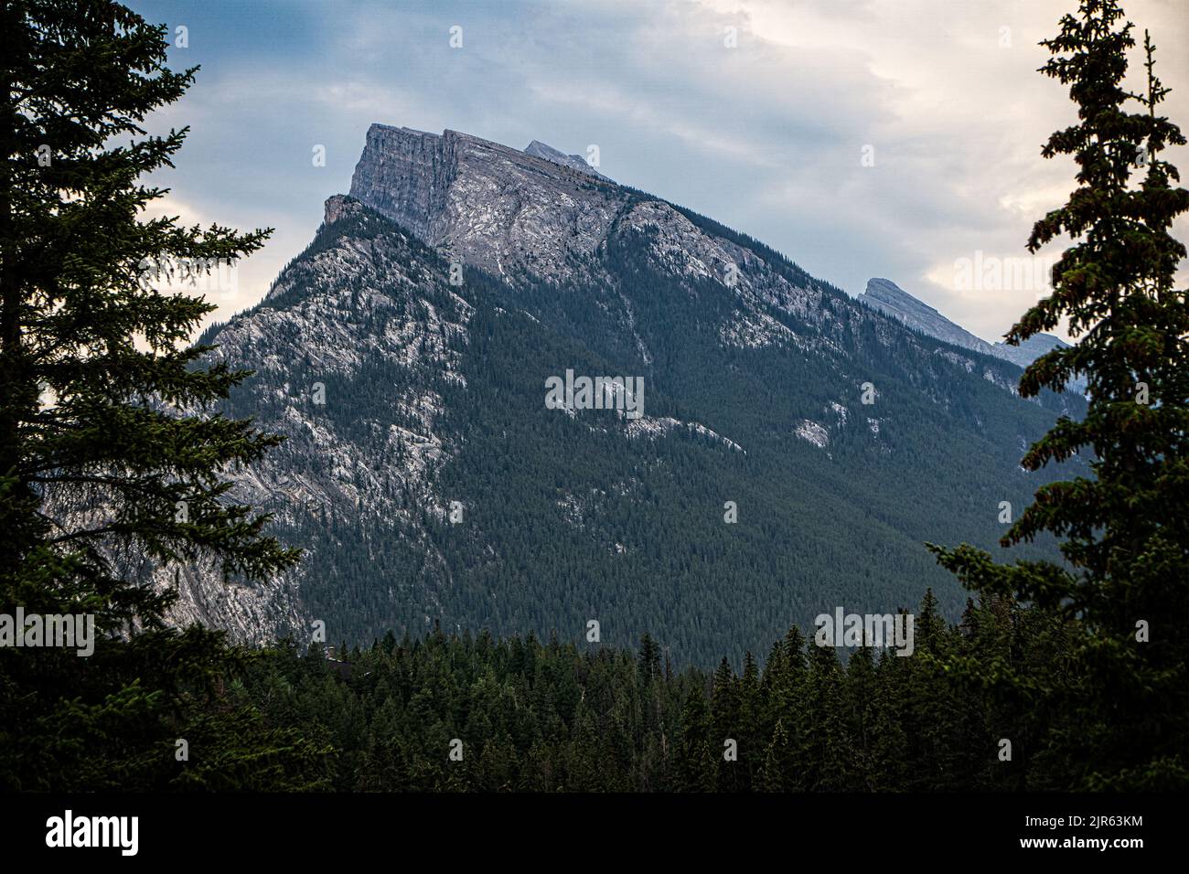 Rundle mountain range hi-res stock photography and images - Alamy