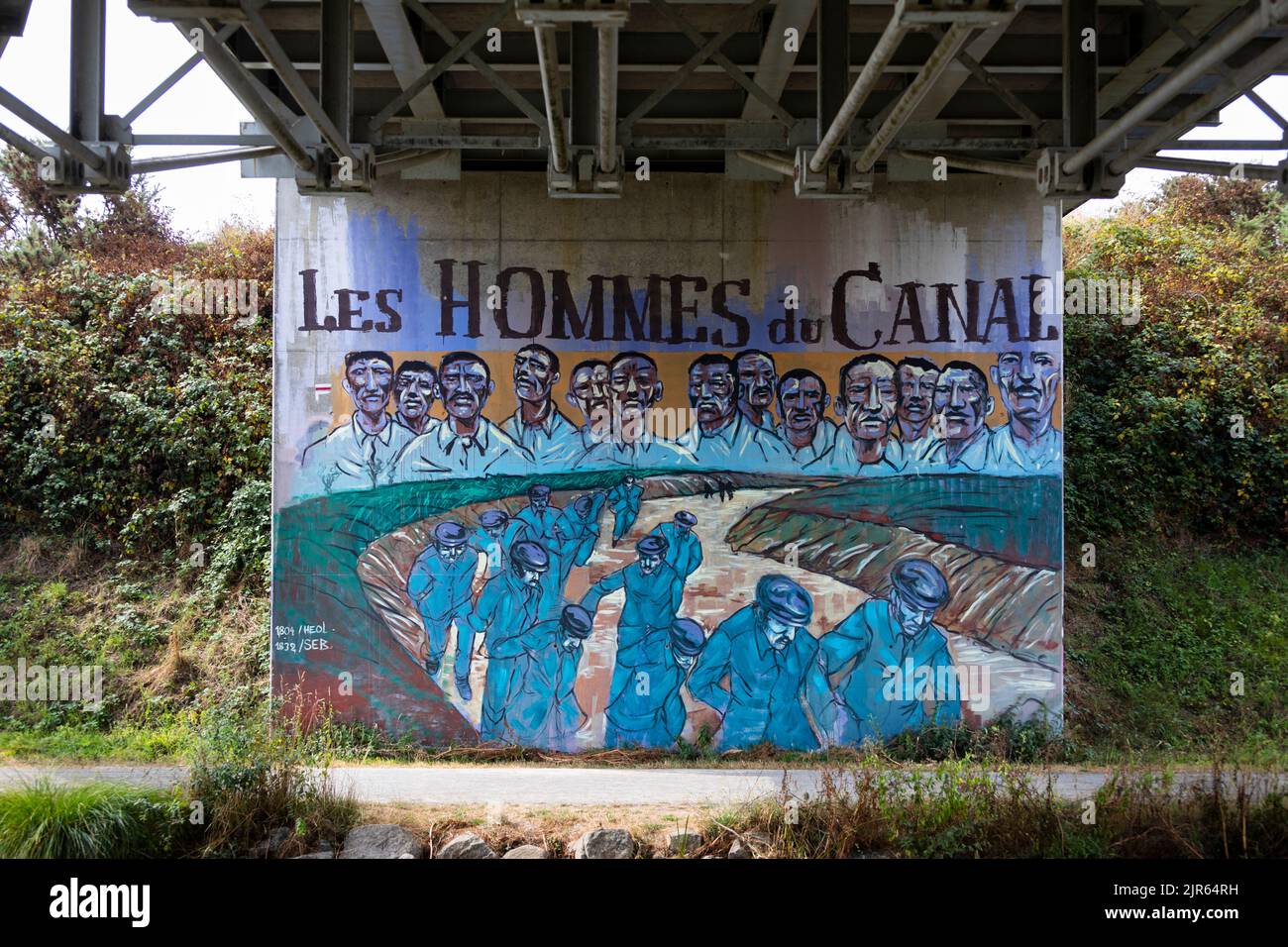 Tourist attraction at the locks of canal Hédé‑Bazouges, brittany ...