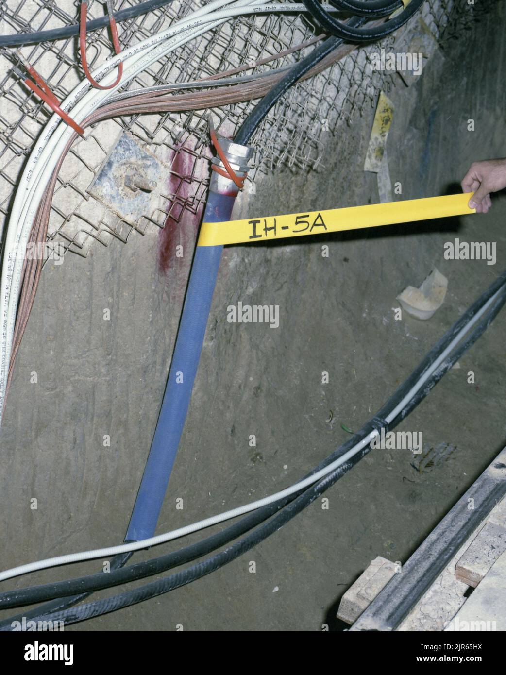 Wire specifications hi-res stock photography and images - Alamy