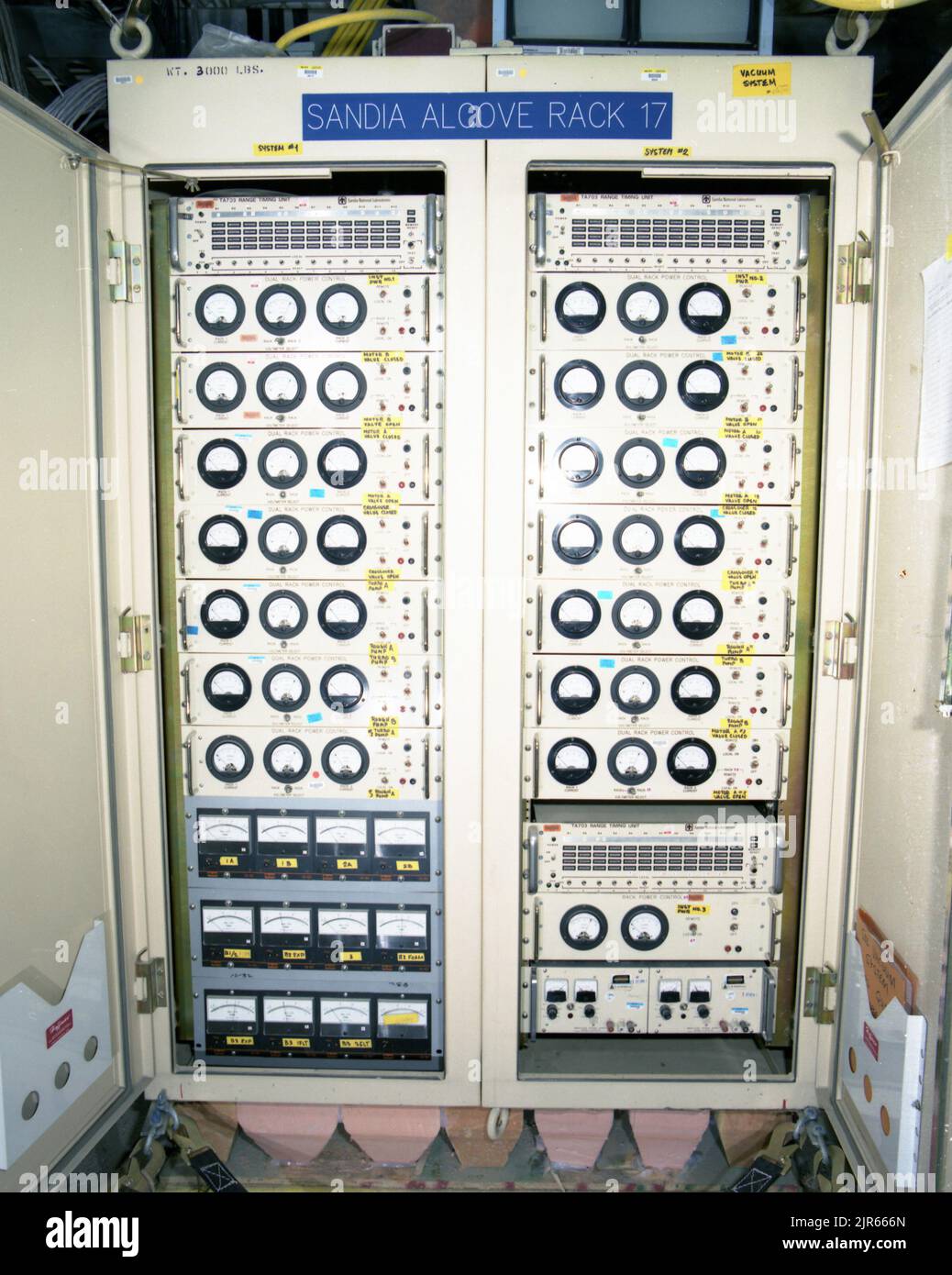 A900600 U12N MINERAL QUARRY X-CUT #3 ALCOVE VACUUM RACK JOHN ALLEN ...