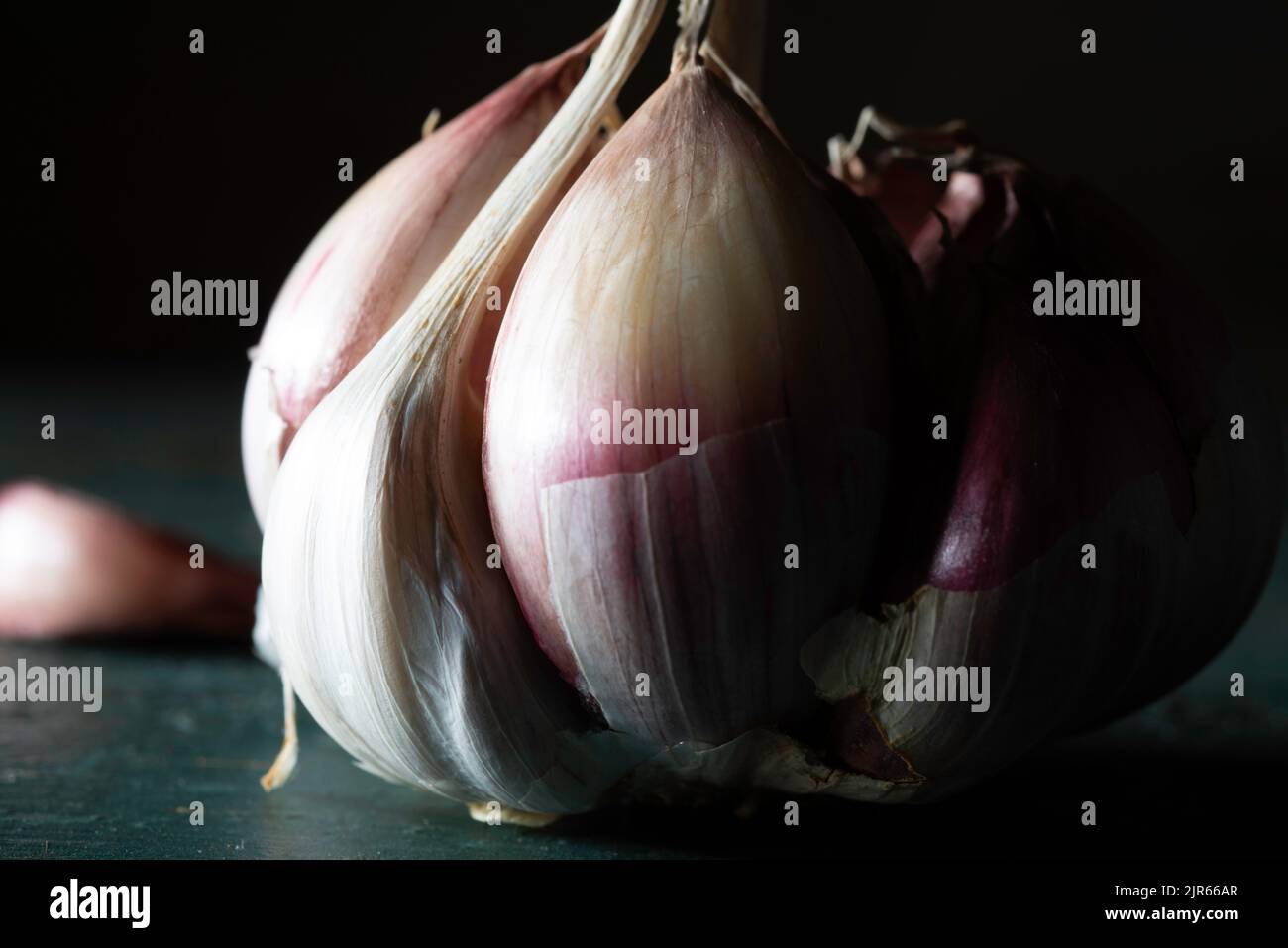 Dark blue garlic hi-res stock photography and images - Alamy