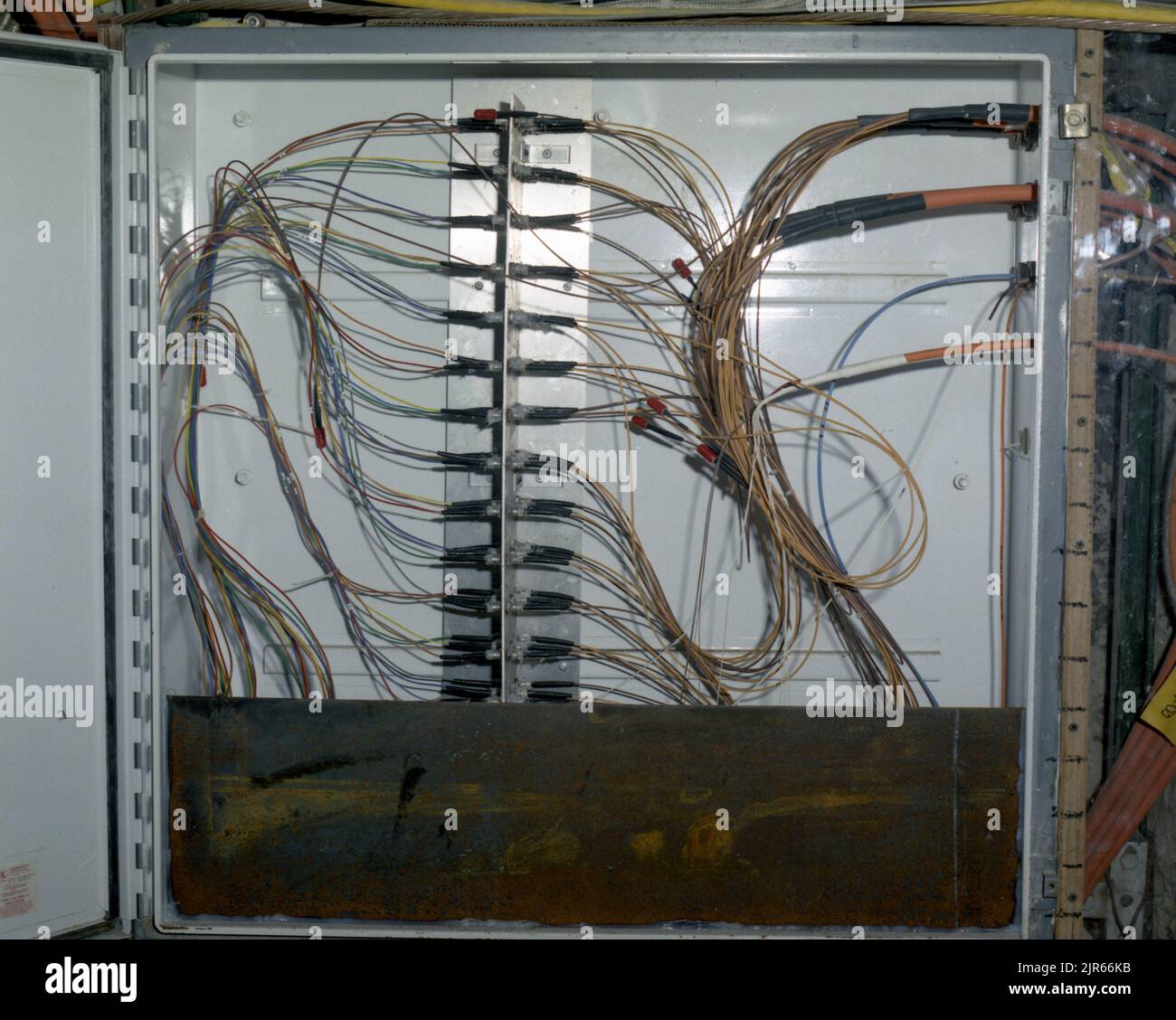Fiber optic cable splice hi-res stock photography and images - Alamy