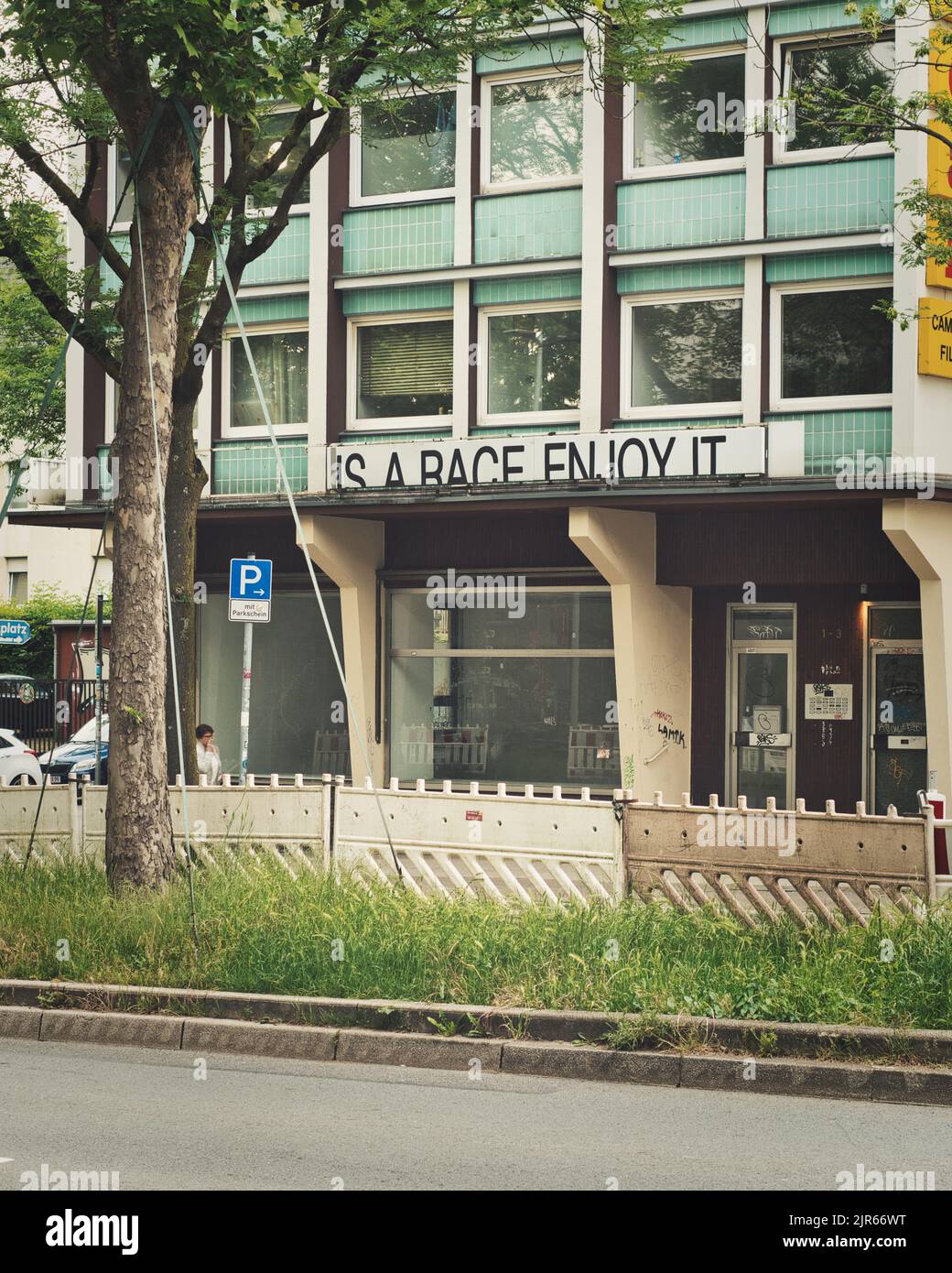 Race building hi-res stock photography and images - Alamy